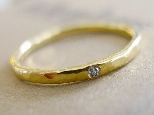 tiny wedding ring diamond